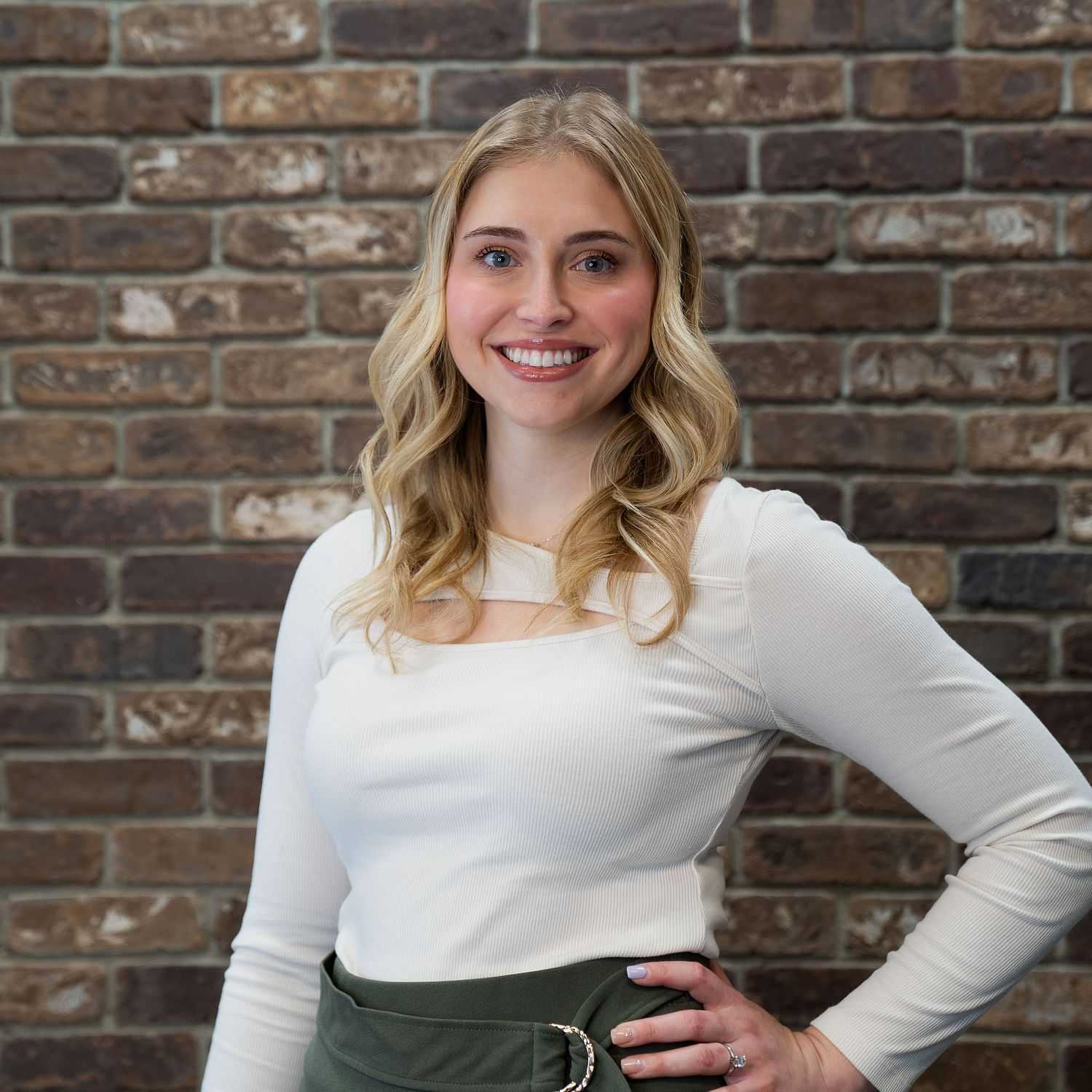 Meet Our Team - Wendy | One83 Mane Studio